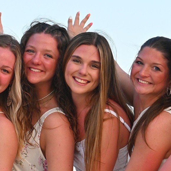 Addison's Closet (@arziegler21) | Poshmark